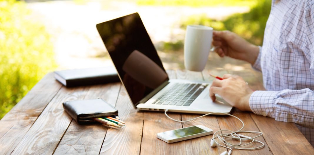 Virtual Workplace: Future of Workspace - HRTech Cube